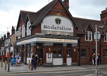 3 Best Pubs in Reading, UK - Expert Recommendations