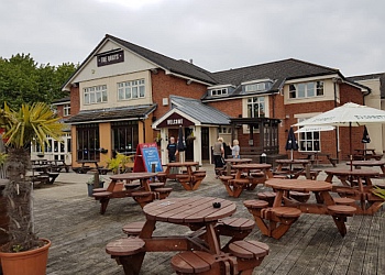 3 Best Pubs in Basildon, UK - Expert Recommendations
