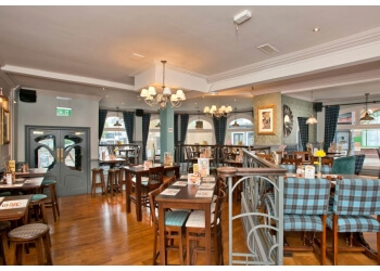 3 Best Pubs in Luton, UK - Expert Recommendations