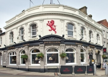 3 Best Pubs in Luton, UK - Expert Recommendations