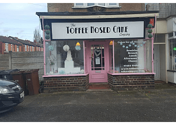 3 Best Cake Makers in Wolverhampton, UK - Expert Recommendations