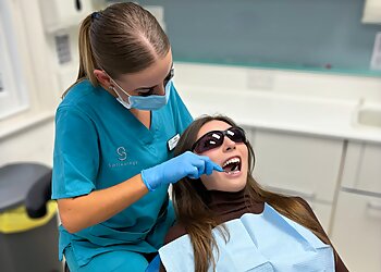 3 Best Dentists in Rochester, Medway, UK - Expert Recommendations