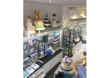 3 Best Cake Makers in Sheffield, UK - Expert Recommendations