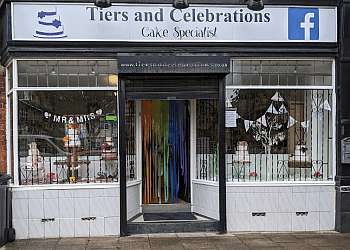 3 Best Cake Makers in Kingston Upon Hull, UK - Expert Recommendations