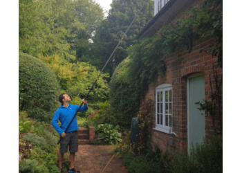 3 Best Window Cleaners in Basingstoke Deane, UK - ThreeBestRated