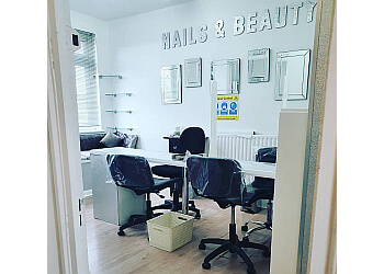 3 Best Nail Salons in Basildon, UK - Expert Recommendations