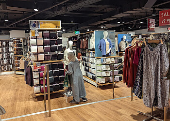 3 Best Clothing Stores in London, UK - Expert Recommendations