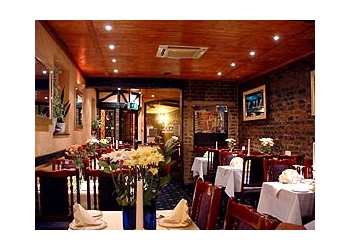 3 Best Indian Restaurants in Slough, UK - Expert Recommendations