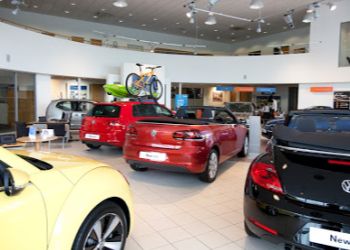 3 Best Car Dealerships in Leeds, UK - Expert Recommendations
