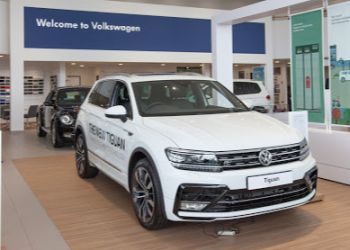 3 Best Car Dealerships in Leeds, UK - Expert Recommendations