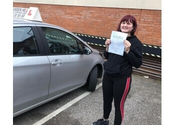 3 Best Driving School in Luton, UK - ThreeBestRated