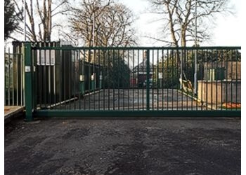 3 Best Fencing Contractors in Dumfries & Galloway, UK - Expert ...