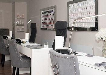 3 Best Nail Salons in Edinburgh, UK - Expert Recommendations